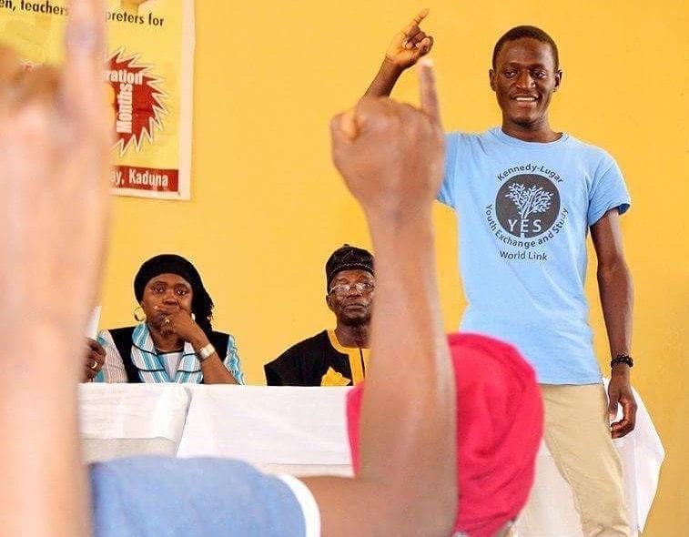 Bridging the Communication Gap Between Deaf and Hearing Communities ...